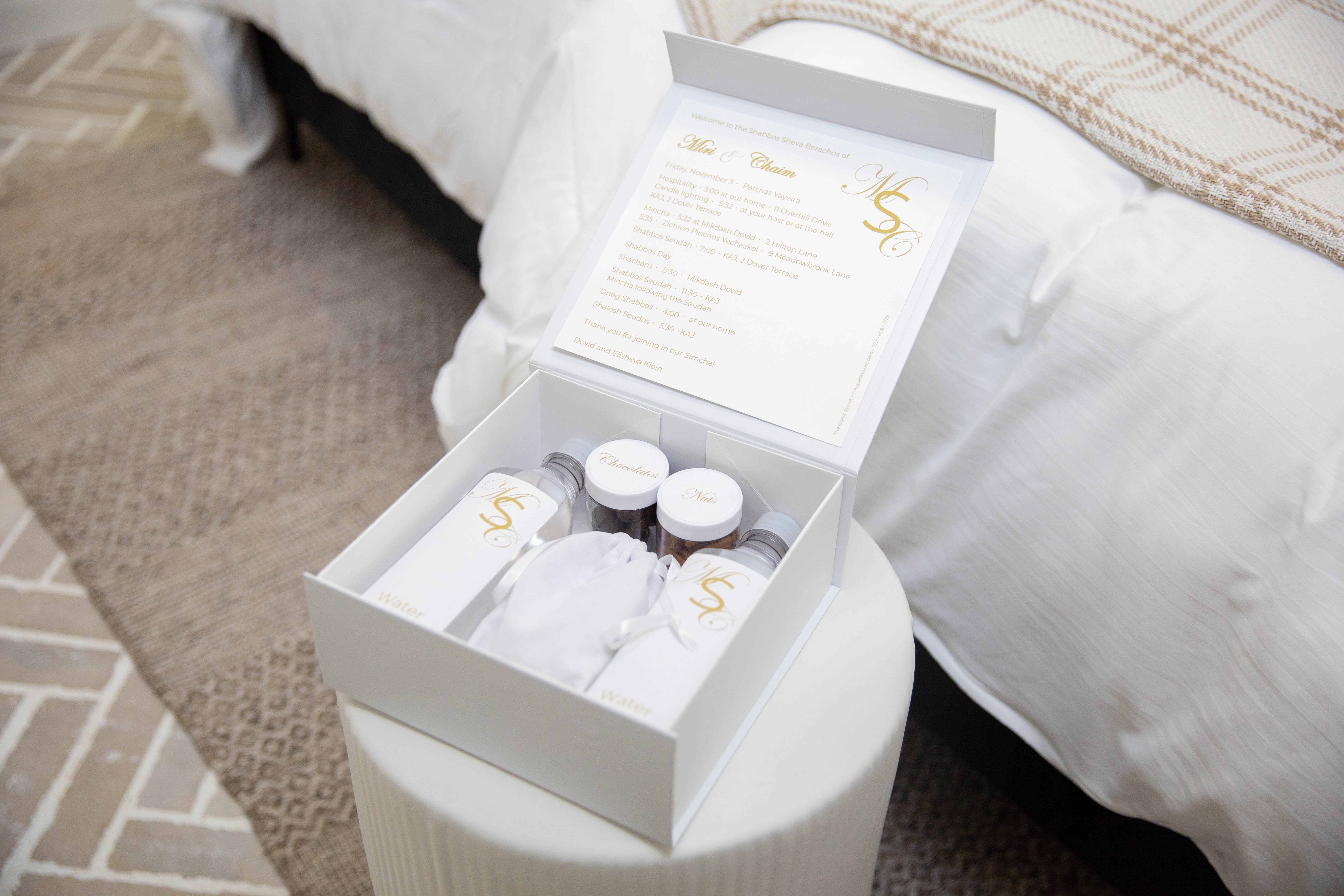 Elegant White Magnetic Box – The Guest Sweet